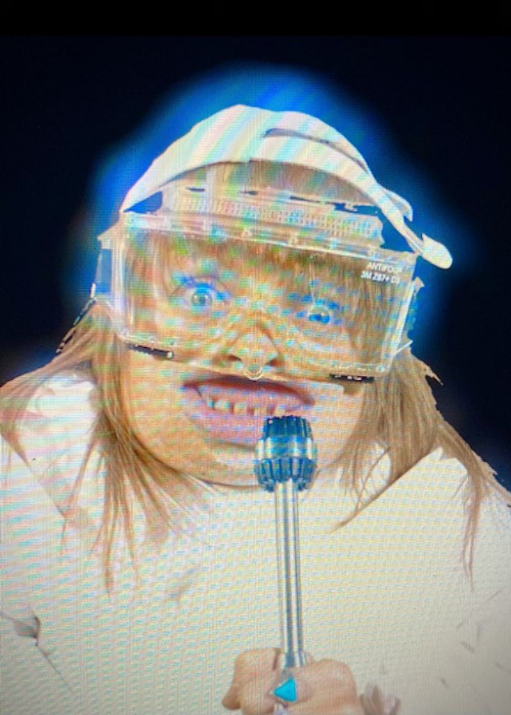 輪椅運動營的 Kalyn Heffernan 談論 Meow Wolf 和 Scoring Phamaly 的愛麗絲夢遊仙境 | 無障礙文章 ...